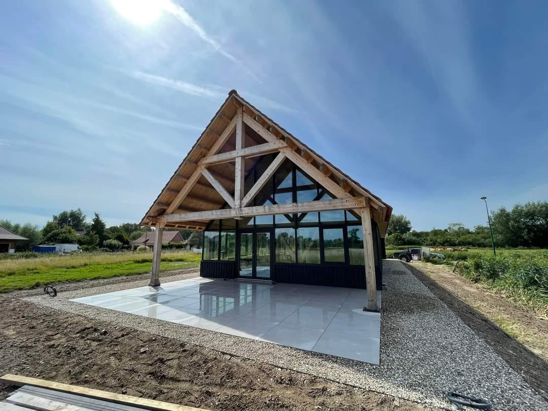 Focus sur la création d'une terrasse en dalle sur plots ! | BigMat